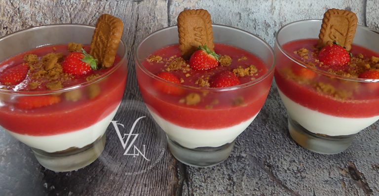 Verrines fromage blanc, coulis de fraises | Cuisine Voozenoo